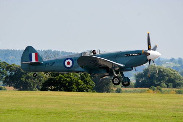 Spitfire air display - Yeovilton 2014 | Warbirds Online