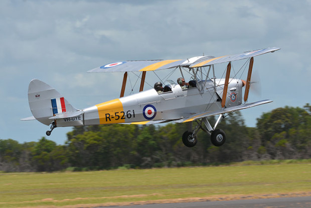 De Havilland DH 82A Tiger Moth takes off | Warbirds Online