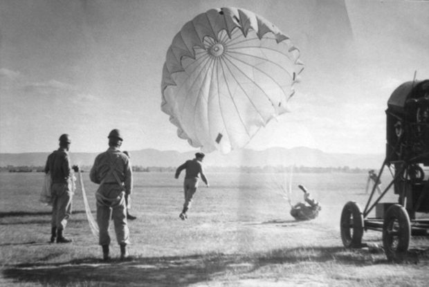 Royal Australian Army Paratroop Training WWII | Warbirds Online